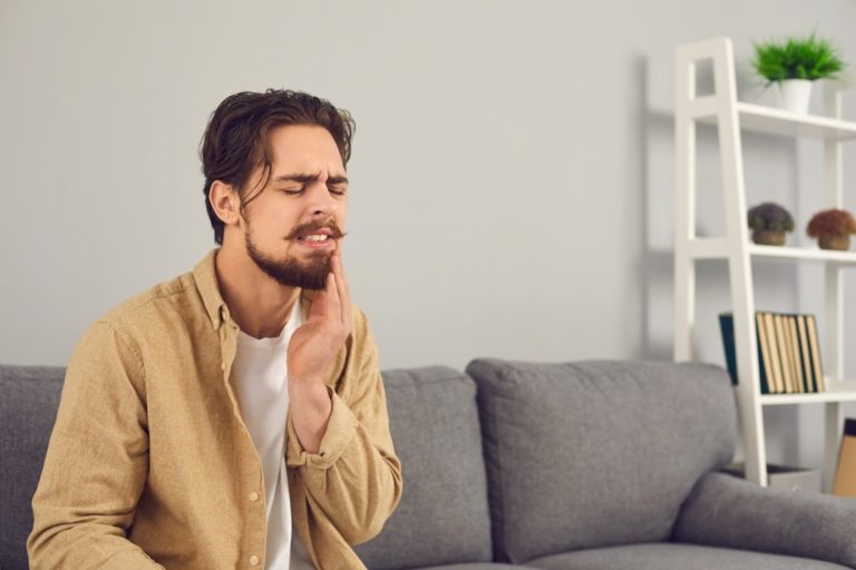 Causas y tratamientos de los abscesos dentales | Miriam Cantero